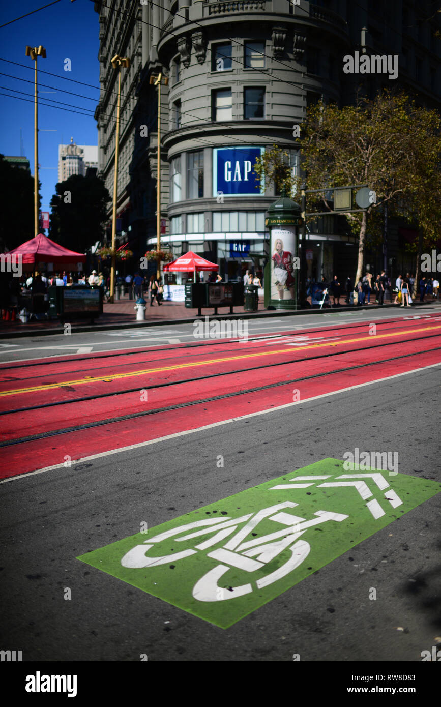 Bicycle lane in Market Street, San Francisco Stock Photo - Alamy