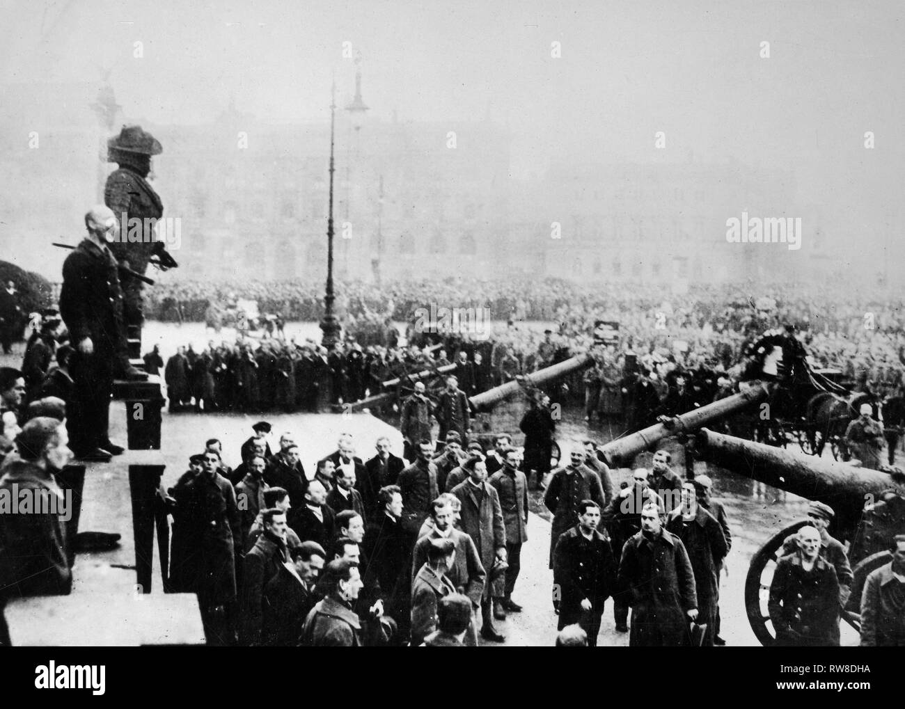 Revolutionist hi-res stock photography and images - Alamy