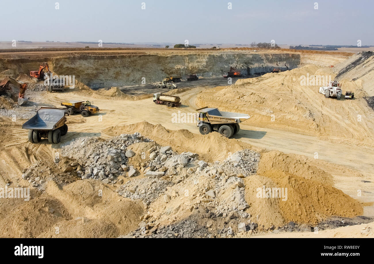 South africa open pit coal mine hi-res stock photography and images - Alamy
