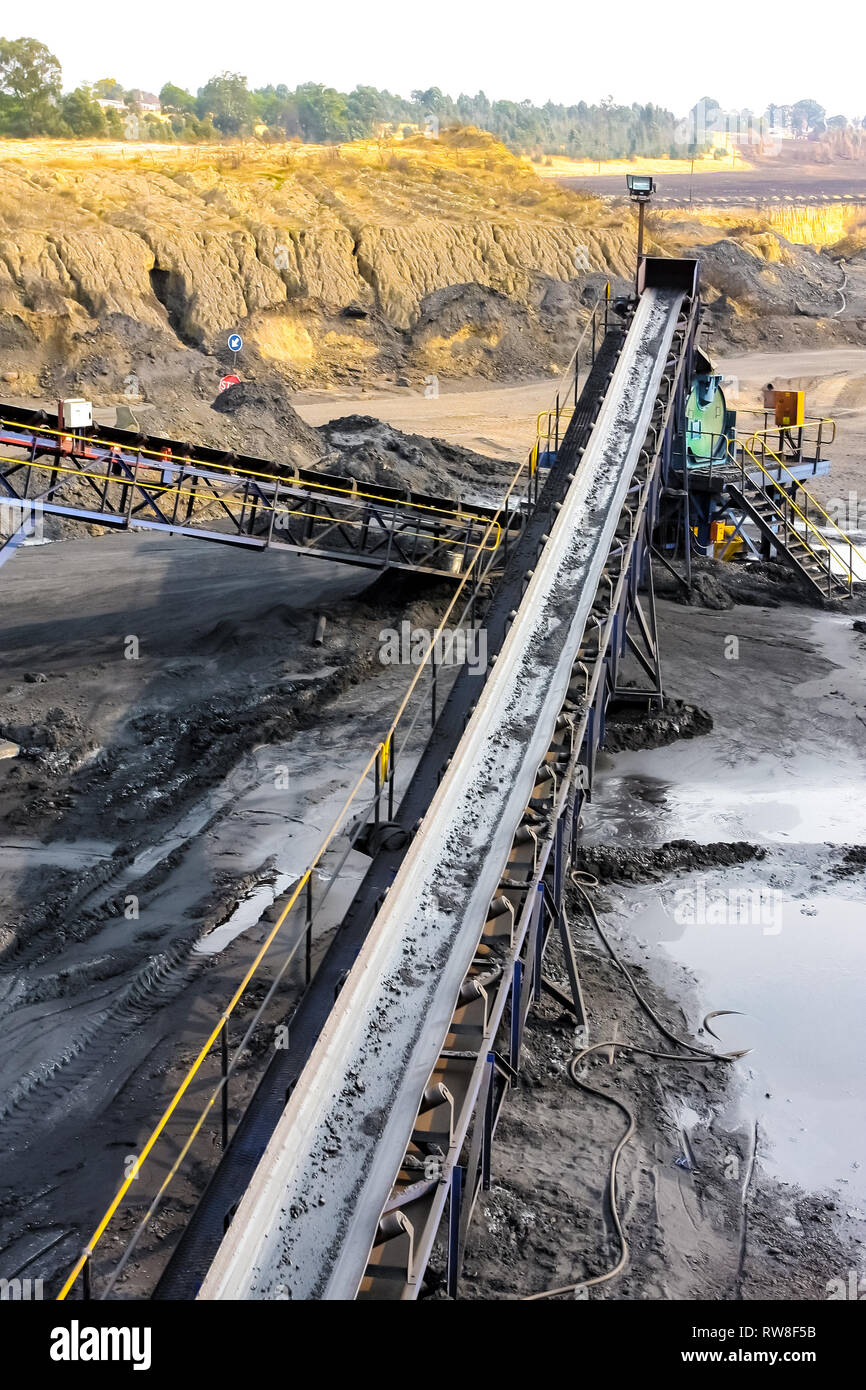 Black coal on a conveyor belt hi-res stock photography and images - Alamy