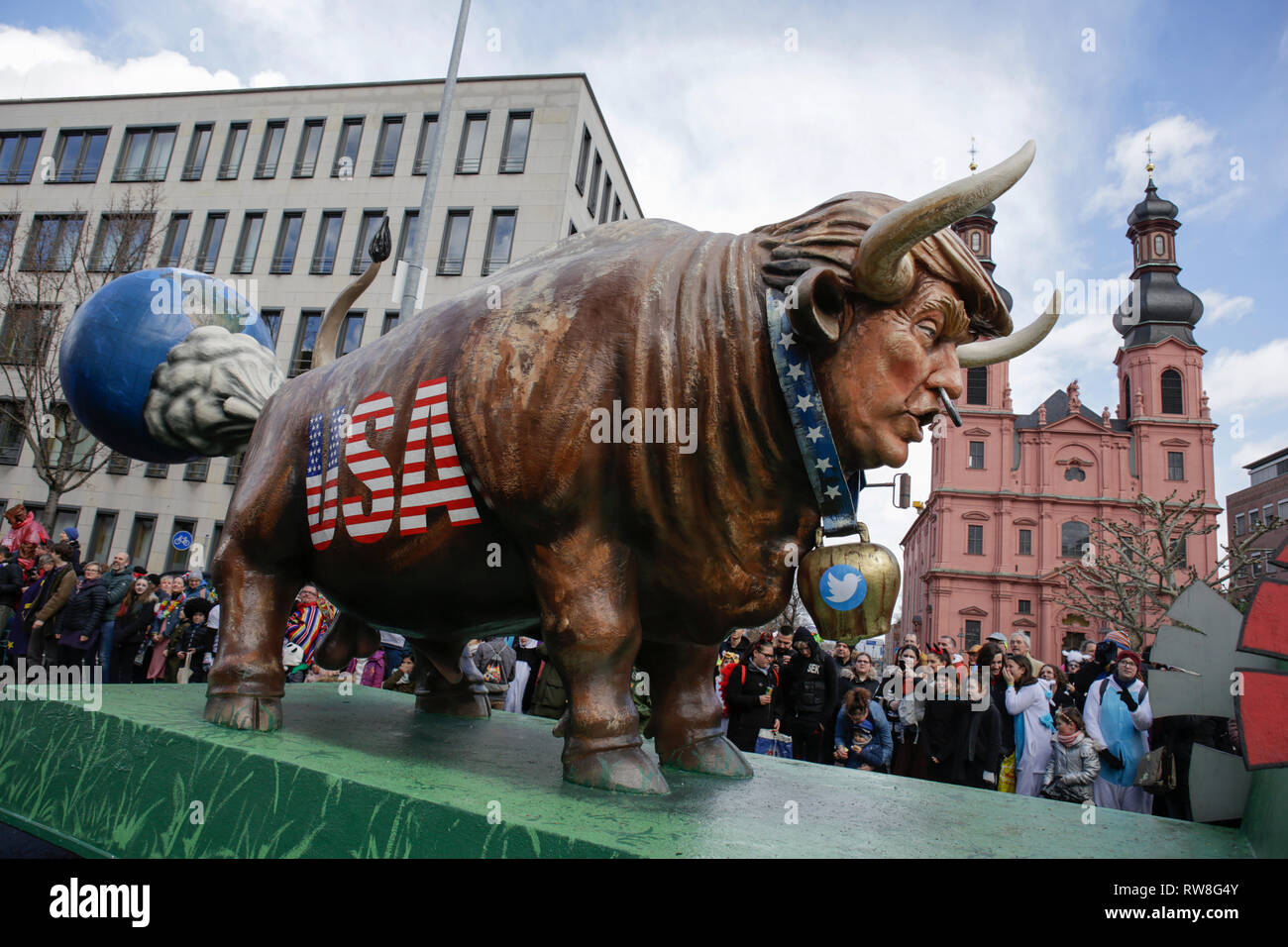 Mainz, Germany. 04th Mar, 2019. The head of US President Donald Trump ...