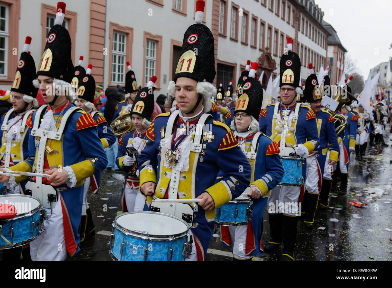 Mainz, Germany. 04th Mar, 2019. Members of the marching band of the ...