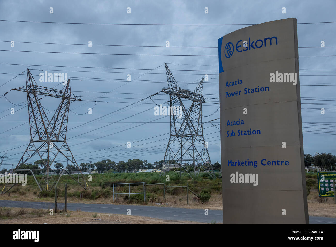 Infrastructure collapse south africa hi-res stock photography and ...