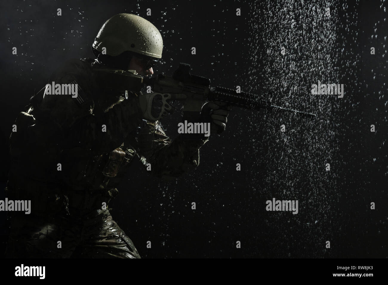 Green Berets U.S. Army Special Forces Group soldier in the rain Stock ...
