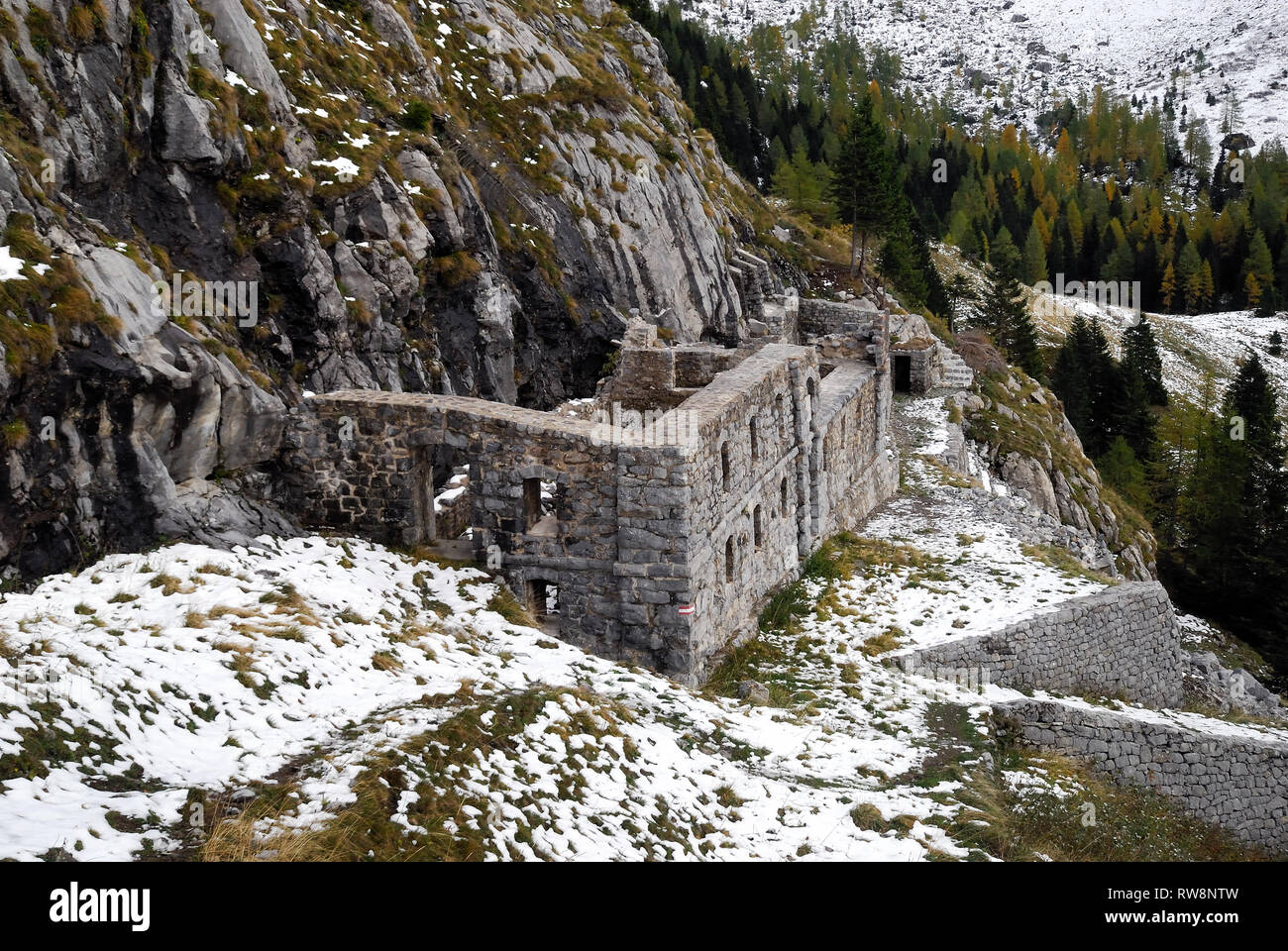 Pal Grande (Austrian : Grosser Pal) is a mountain in the Carnic Alps ...