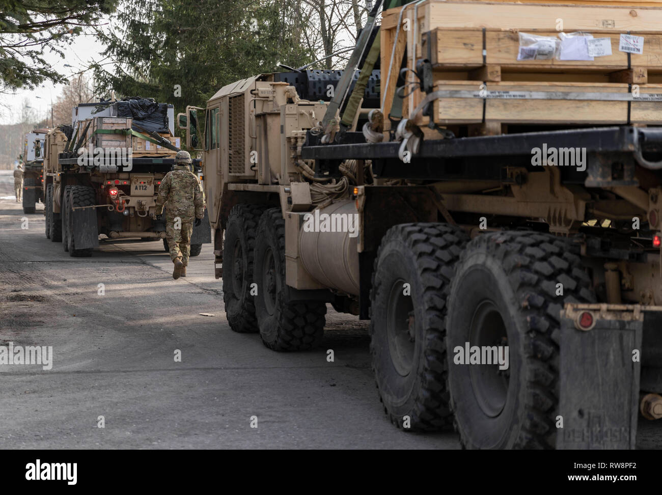 Soldiers from Alpha Company, 101st 101st Brigade Support Battalion, 1st ...