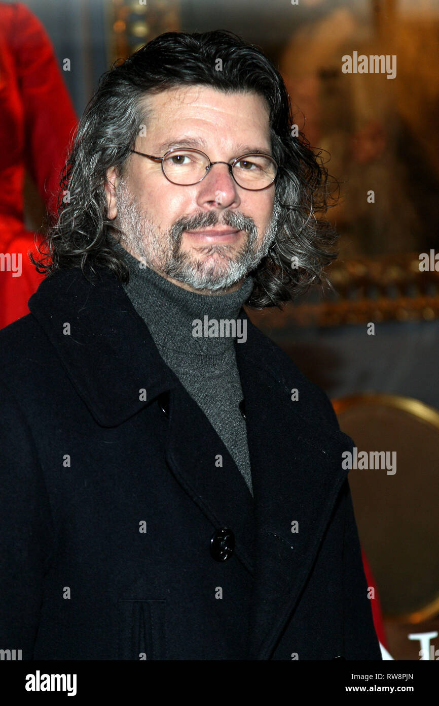 Ronald d moore hi-res stock photography and images - Alamy