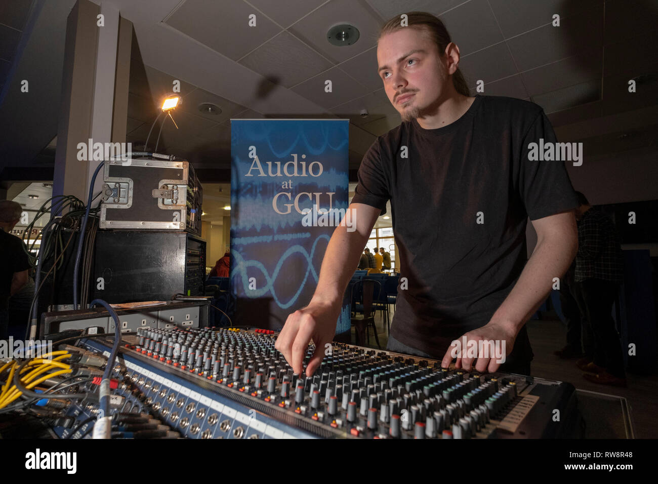 Mixing desk hi-res stock photography and images - Alamy