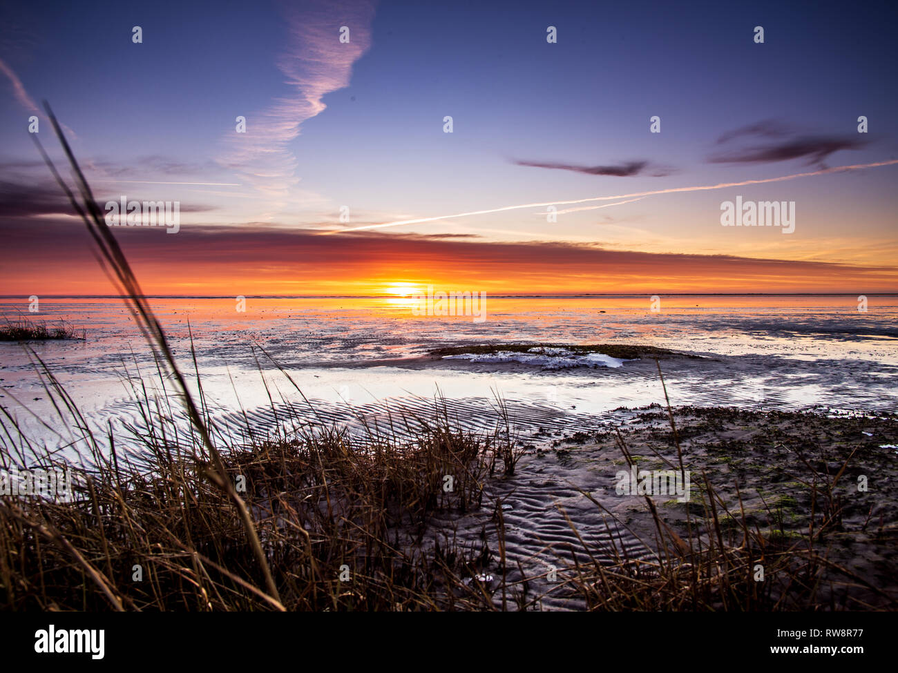 Wide angle shot beautiful sunset hi-res stock photography and images ...