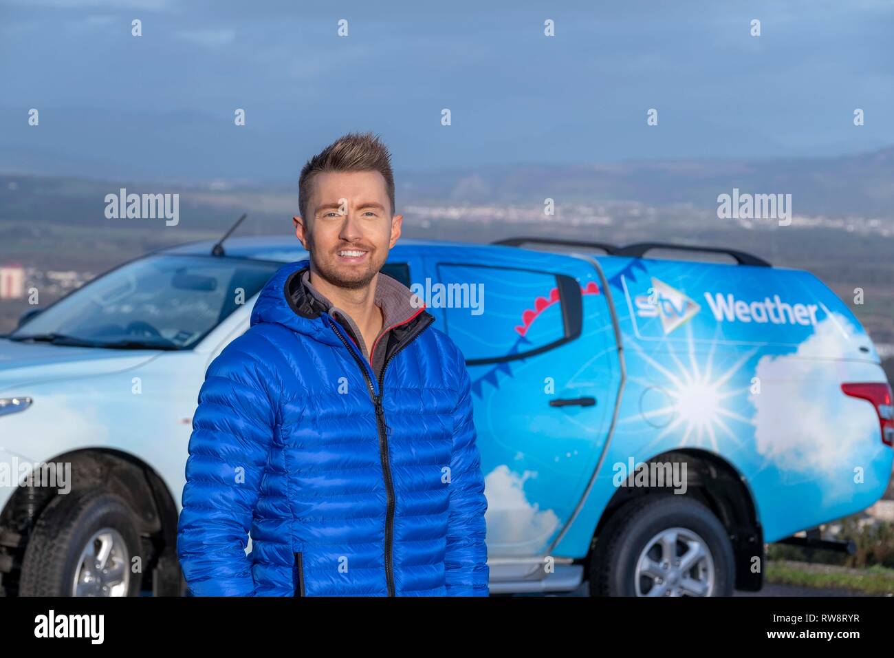 Weather presenter hi-res stock photography and images - Alamy