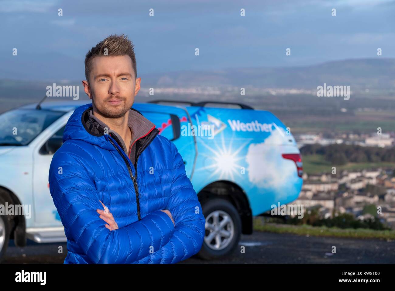 Tv weather presenter hi-res stock photography and images - Alamy