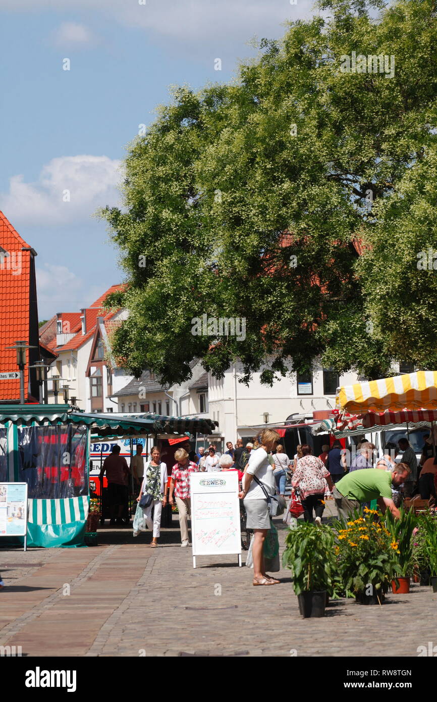 Deutschland fussgangerzone hi-res stock photography and images - Alamy