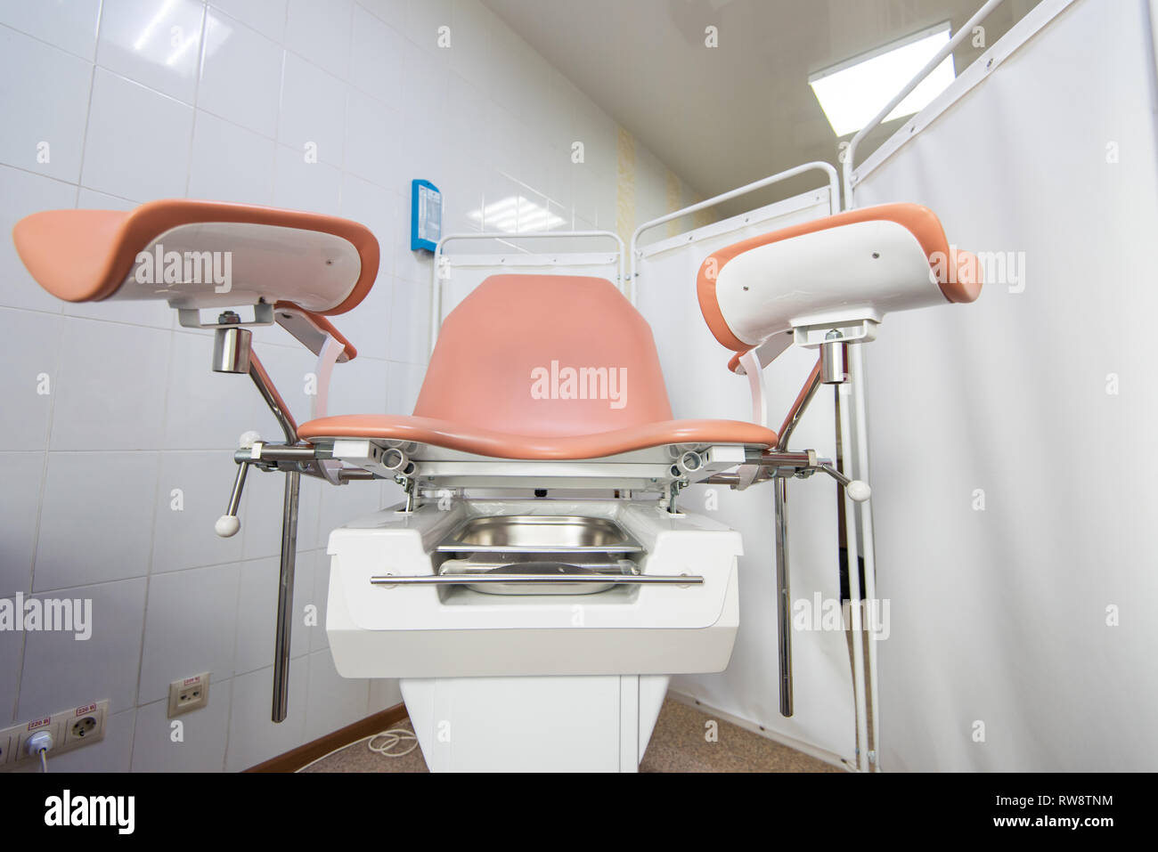 Gynecological cabinet in modern clinic Stock Photo - Alamy