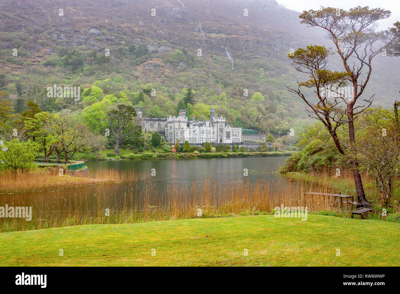 Kylemore castle hi-res stock photography and images - Alamy