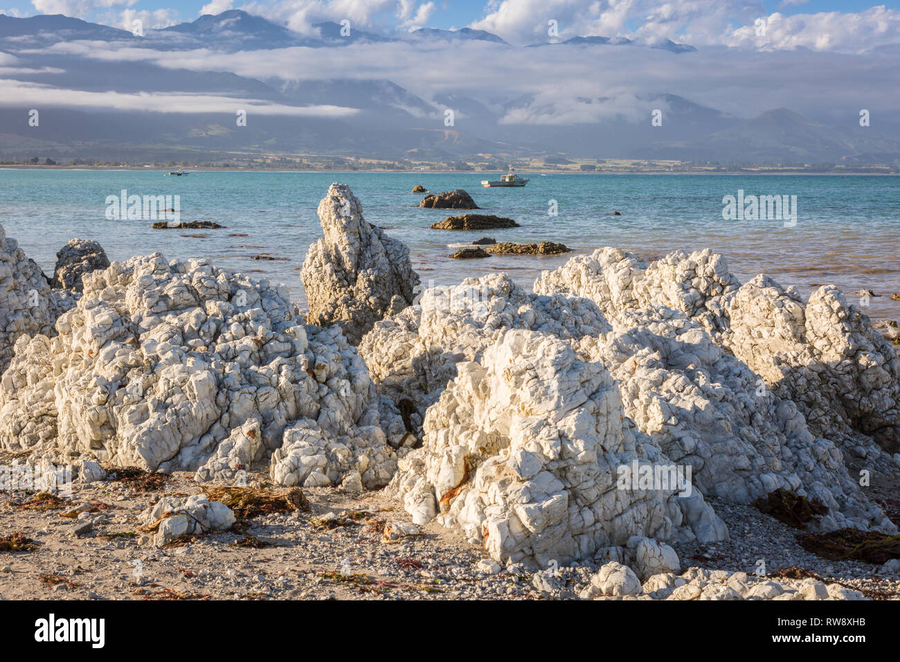 White rocks hi-res stock photography and images - Alamy