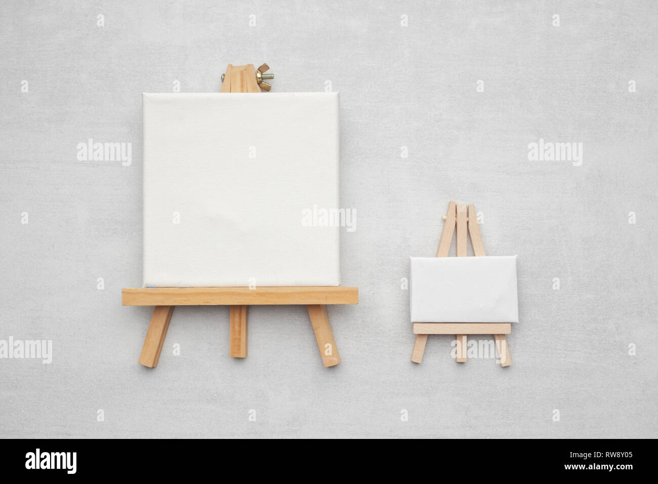 Two canvases hi-res stock photography and images - Alamy