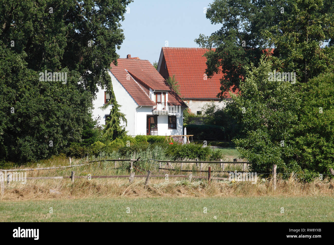 Modern residential building, one-family house, Achim, Lower Saxony ...