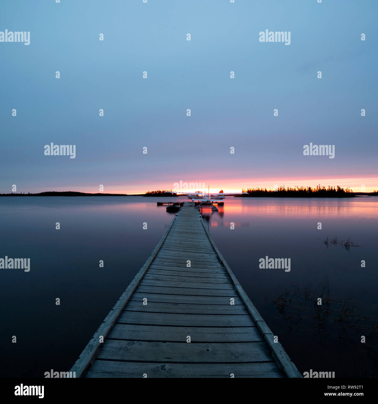 Aircraft jetty hi-res stock photography and images - Alamy
