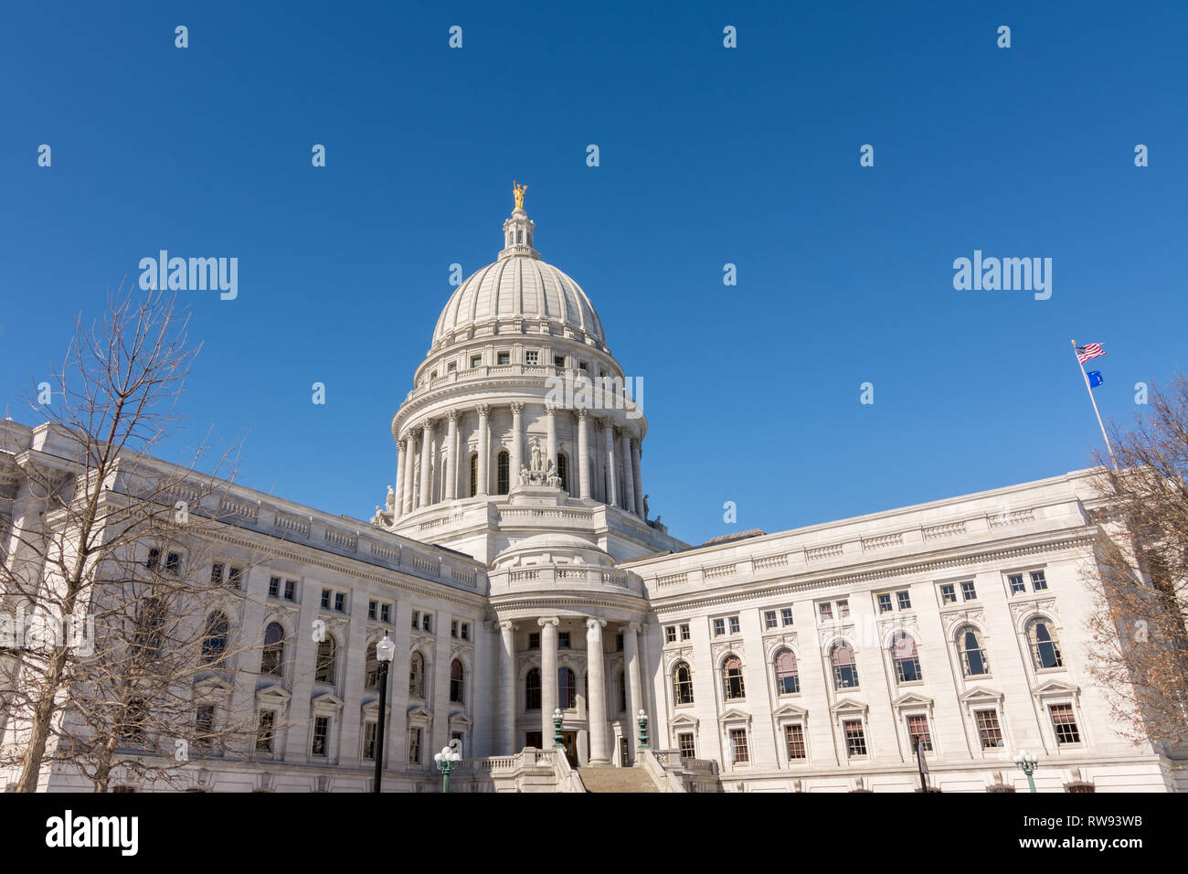 Exterior of the Wisconsin state capitol building on a cold and snowy ...