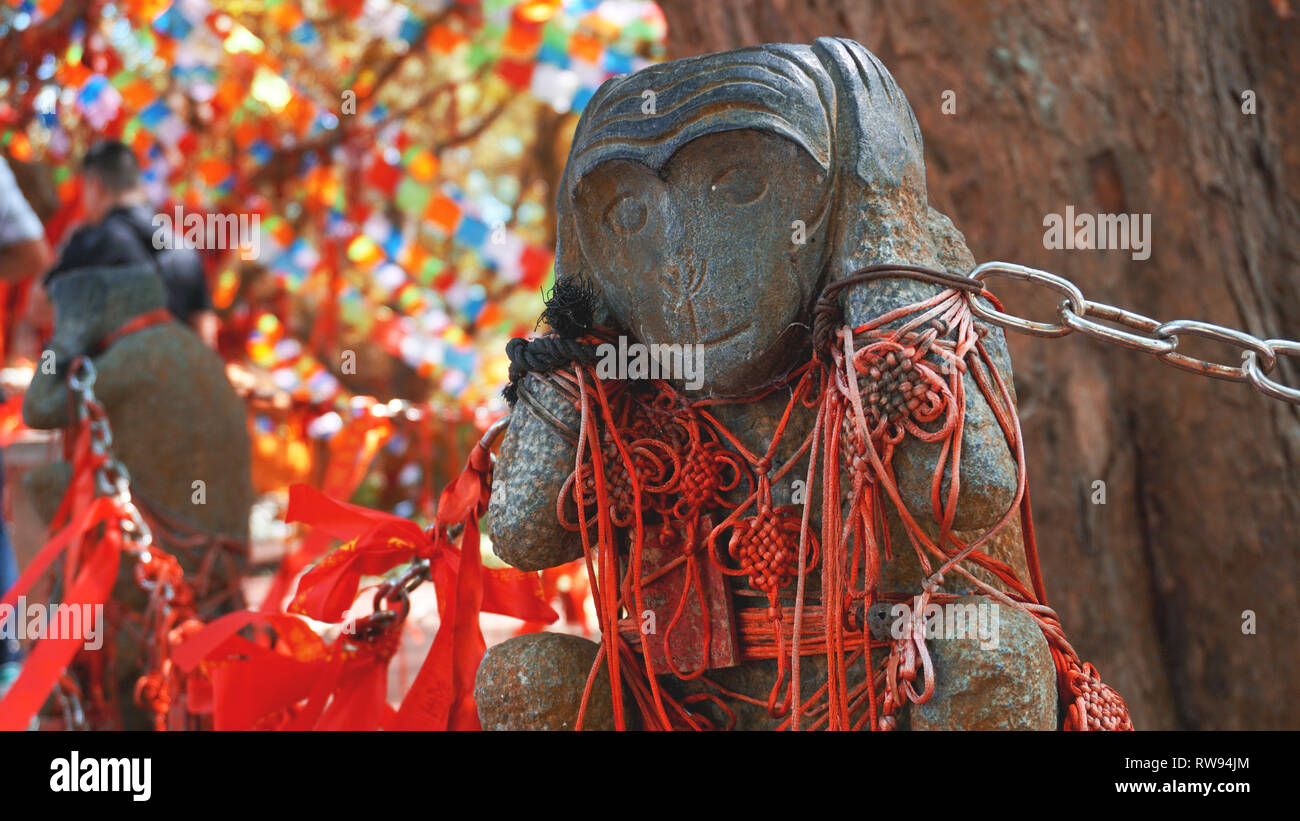 Figurine china history temple hi-res stock photography and images - Alamy