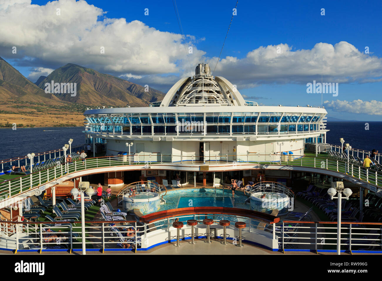 Princess ship hawaii hi-res stock photography and images - Alamy