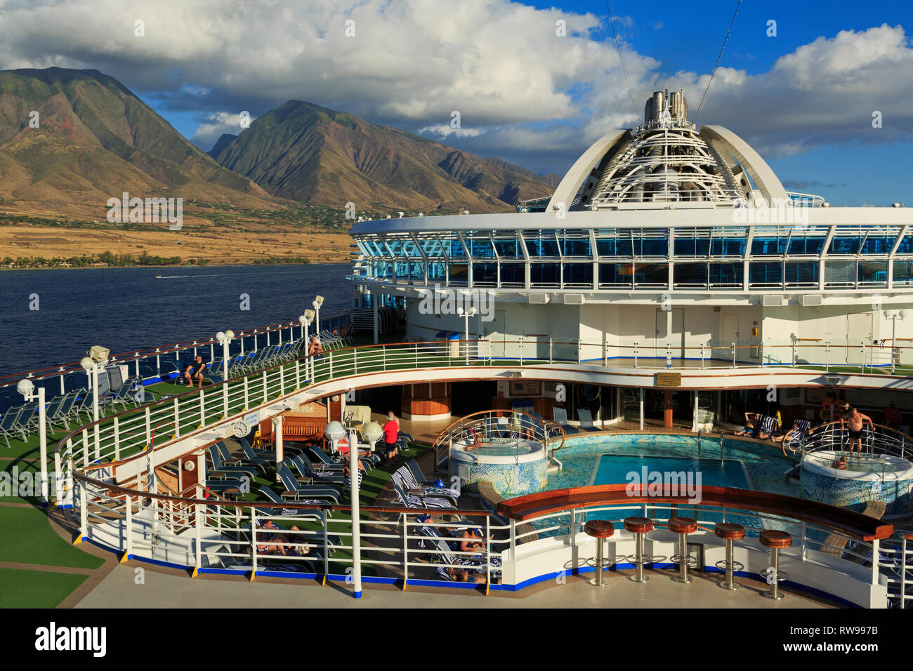 Princess ship hawaii hi-res stock photography and images - Alamy