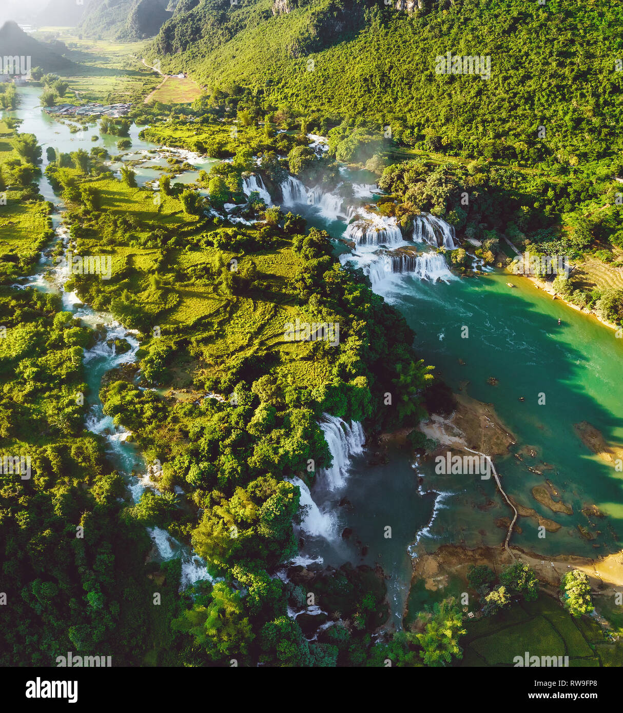 Ban Gioc waterfall in Cao Bang, Viet Nam - The waterfalls are located ...