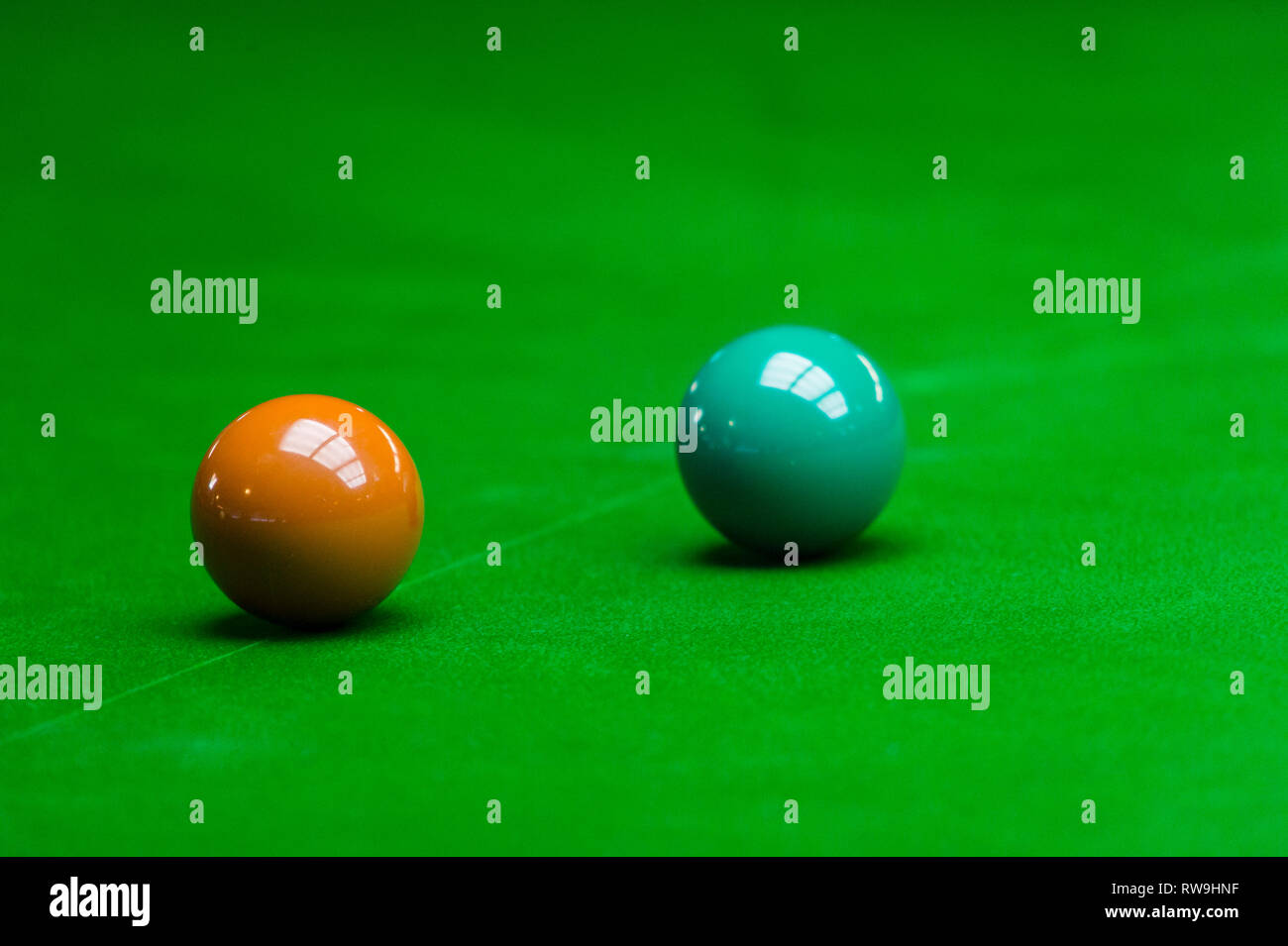 Green snooker table hi-res stock photography and images - Alamy