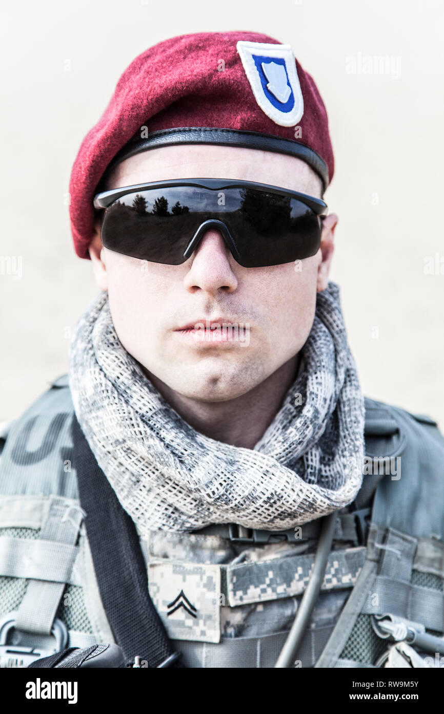 Military army soldier camouflage uniform beret hi-res stock photography ...