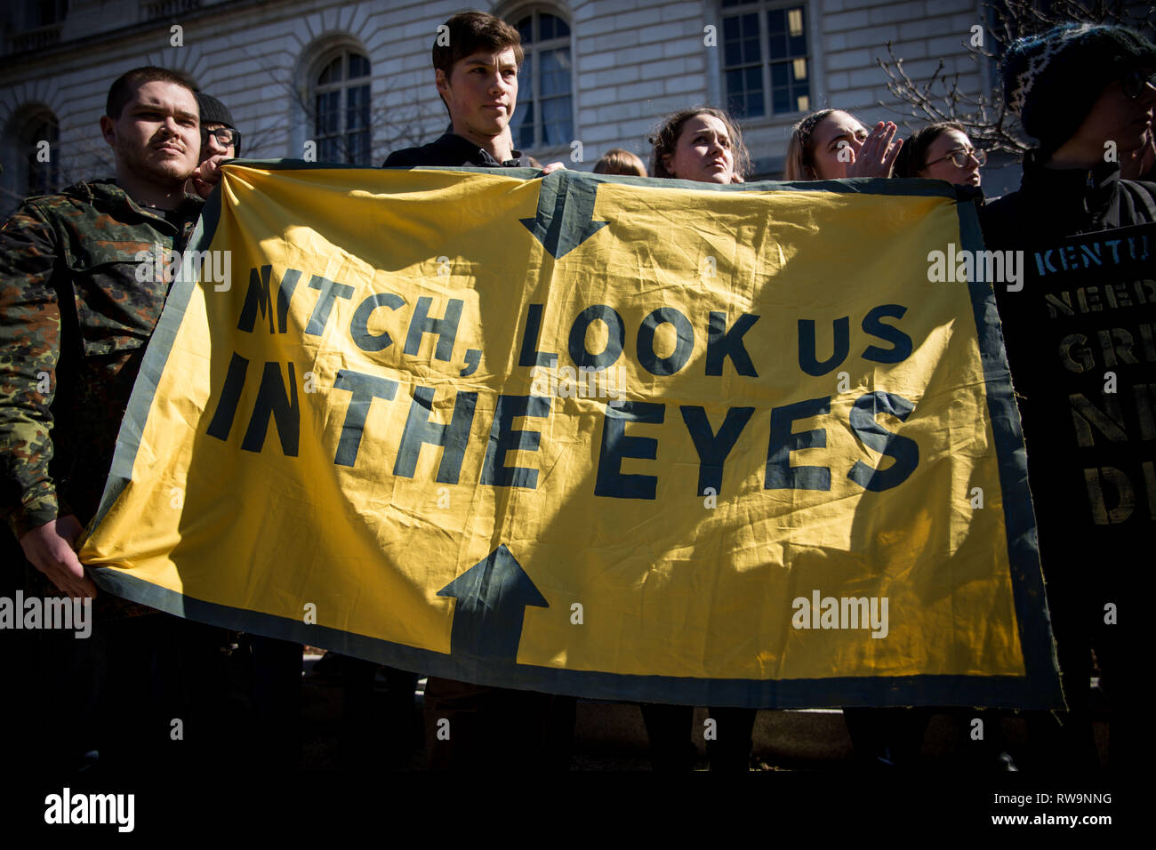Alexandria ocasio cortez protest hi-res stock photography and images ...