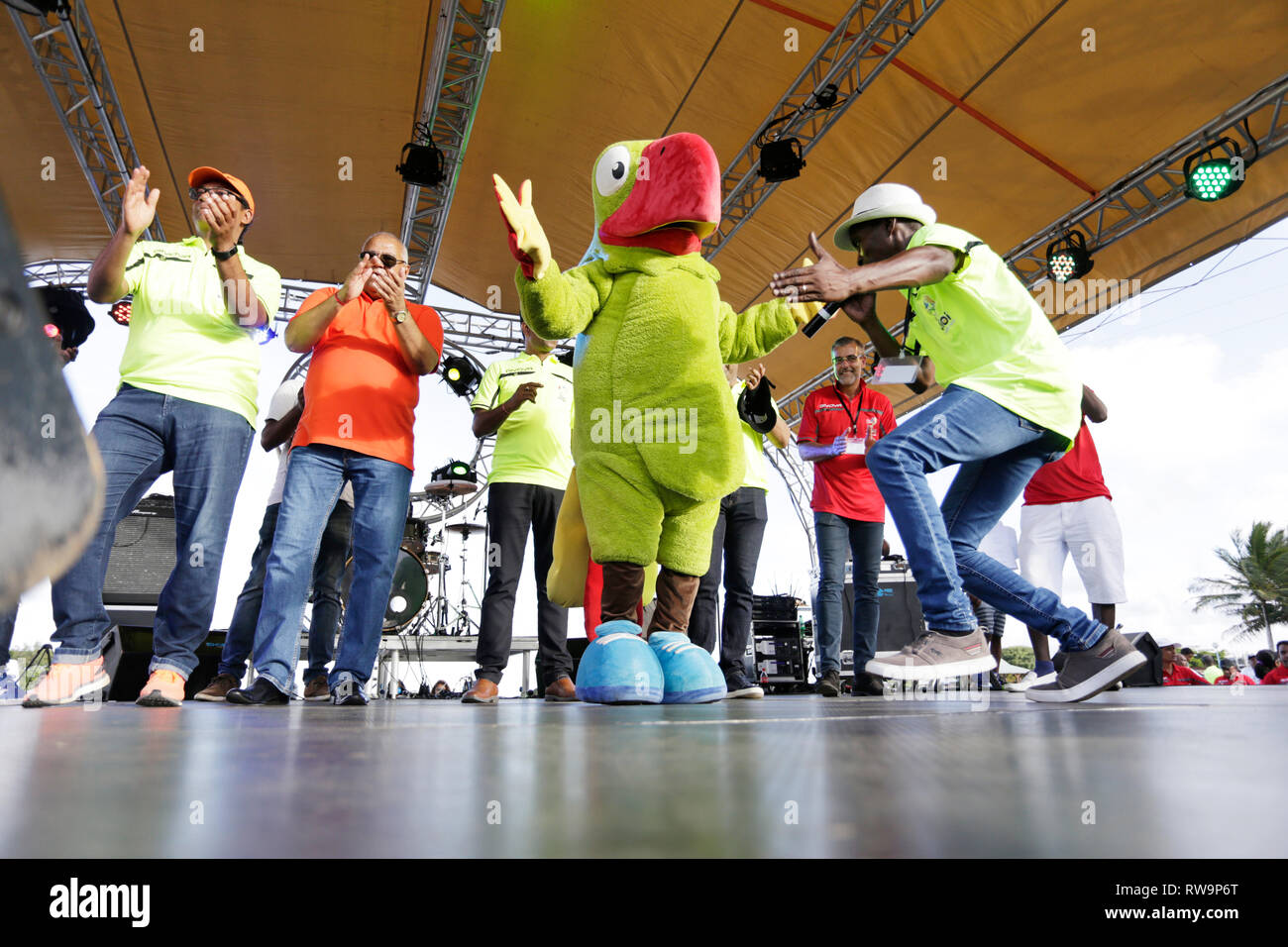 Mascotte officielle hi-res stock photography and images - Alamy