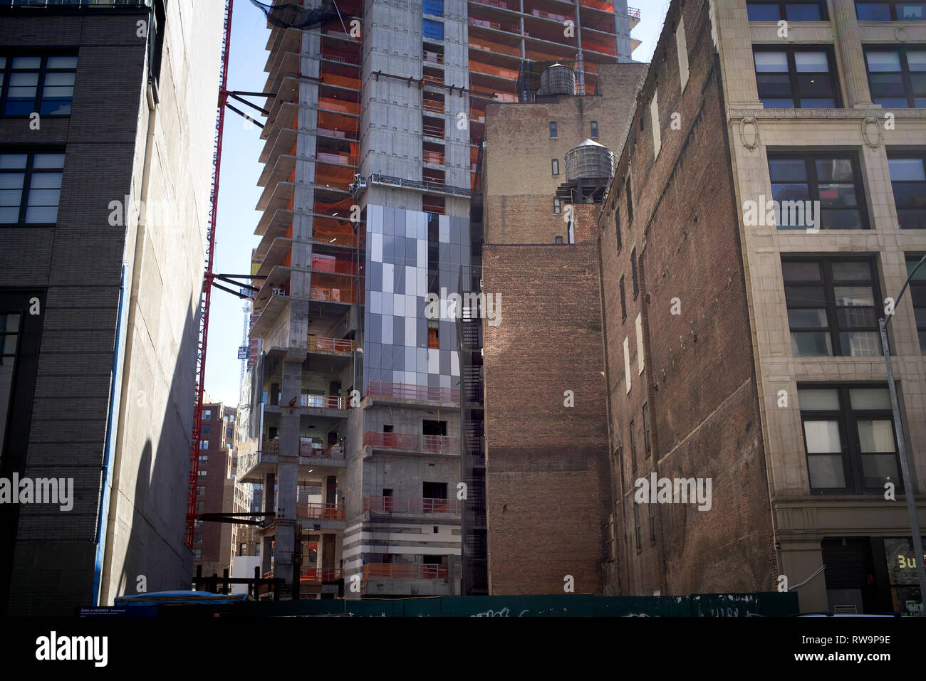 New buildings rising up hi-res stock photography and images - Alamy