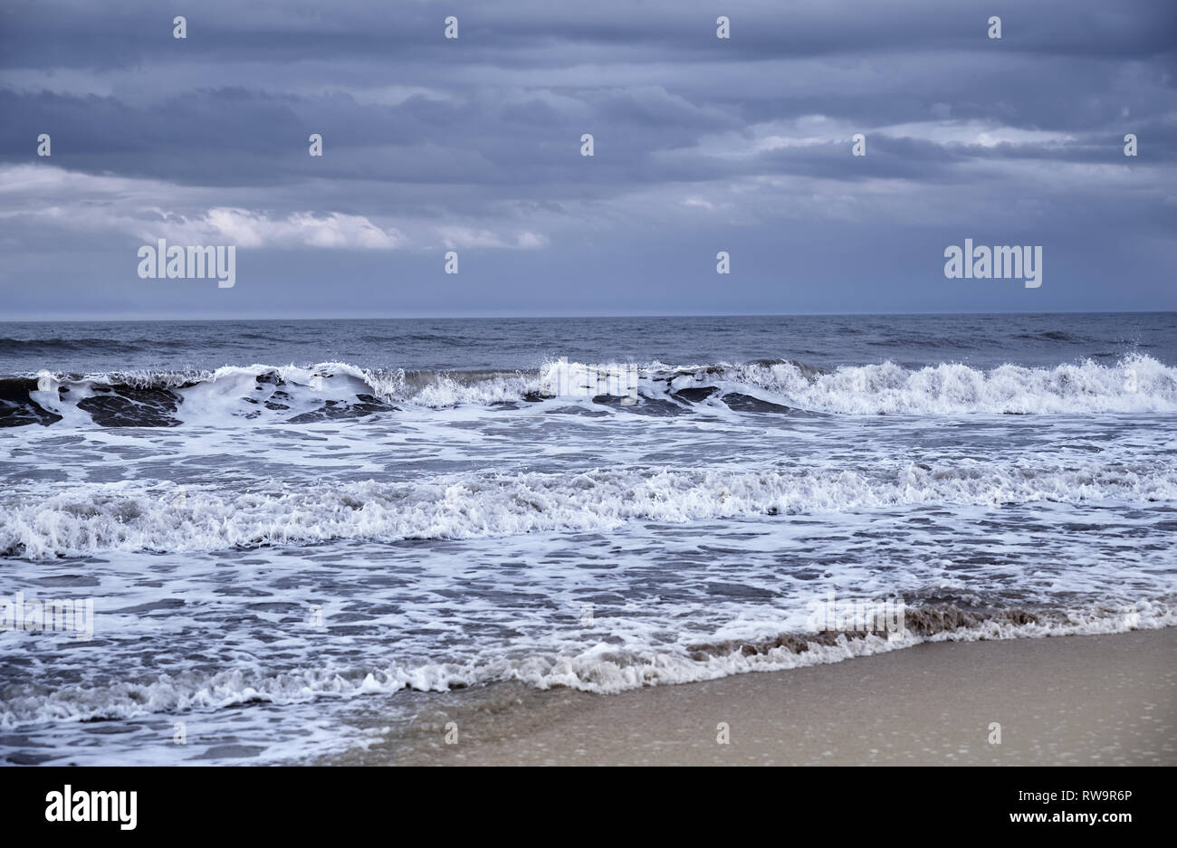 Rough water and waves in Pacific Ocean Stock Photo - Alamy