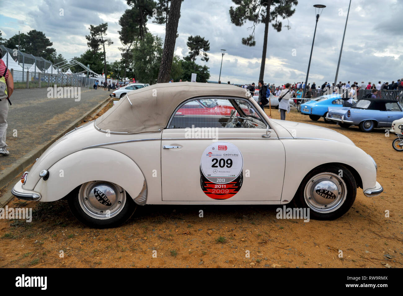 Dyna Veritas classic car - atmosphere at the La Mans Classic race event ...