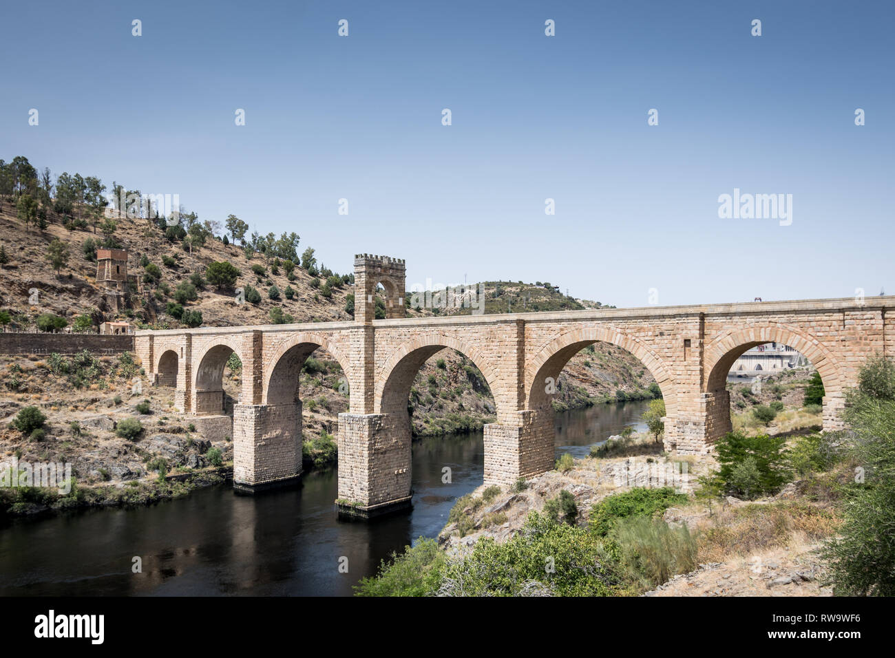 Roman bridge over tagus river hi-res stock photography and images - Alamy
