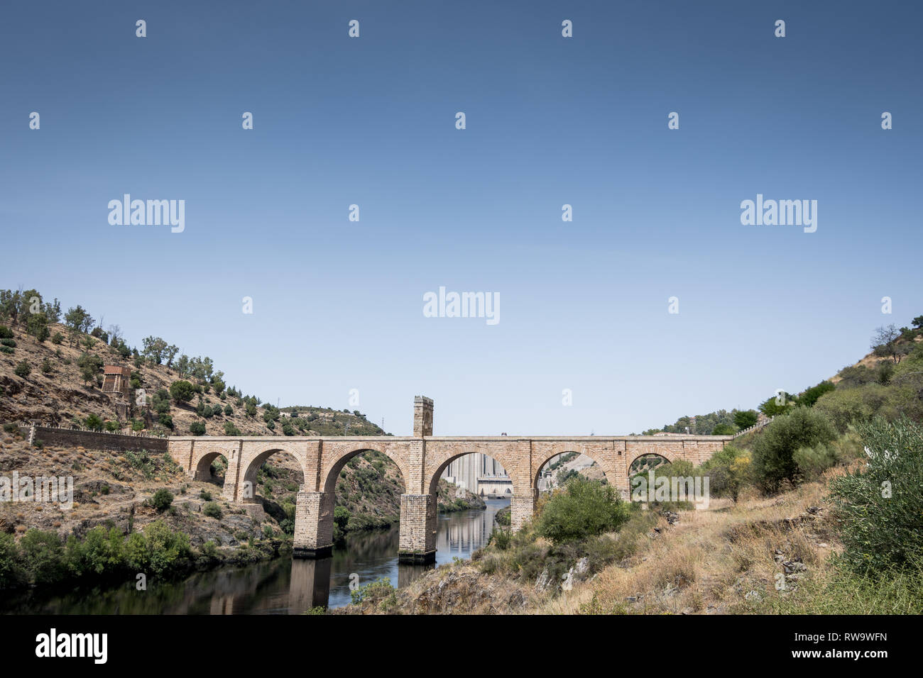 Roman bridge over tagus river hi-res stock photography and images - Alamy