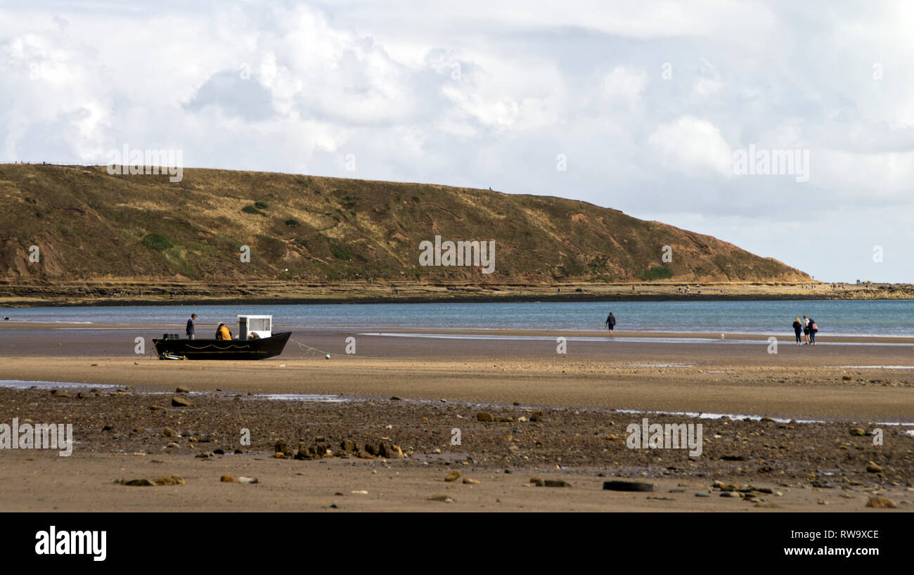 Shingle beach low tide hi-res stock photography and images - Alamy