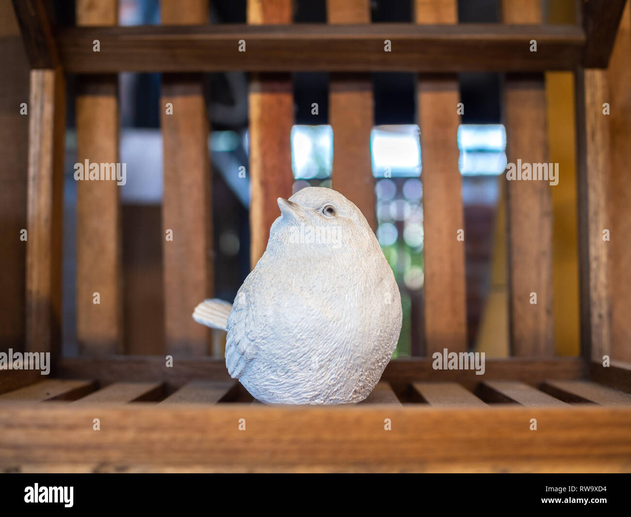 Concrete bird table hi-res stock photography and images - Alamy