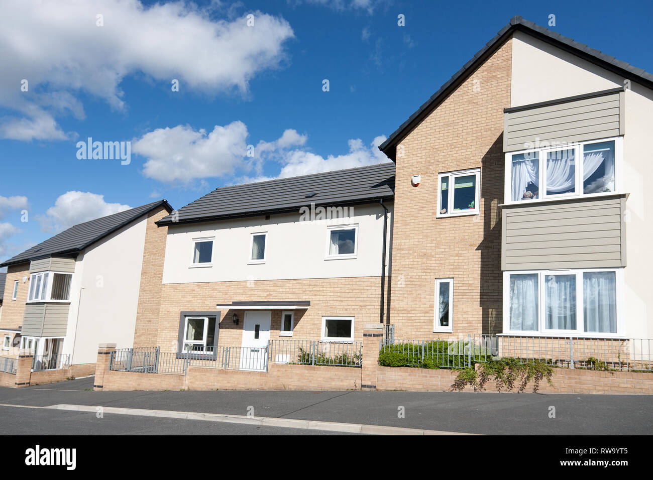 Modern english houses Stock Photo - Alamy