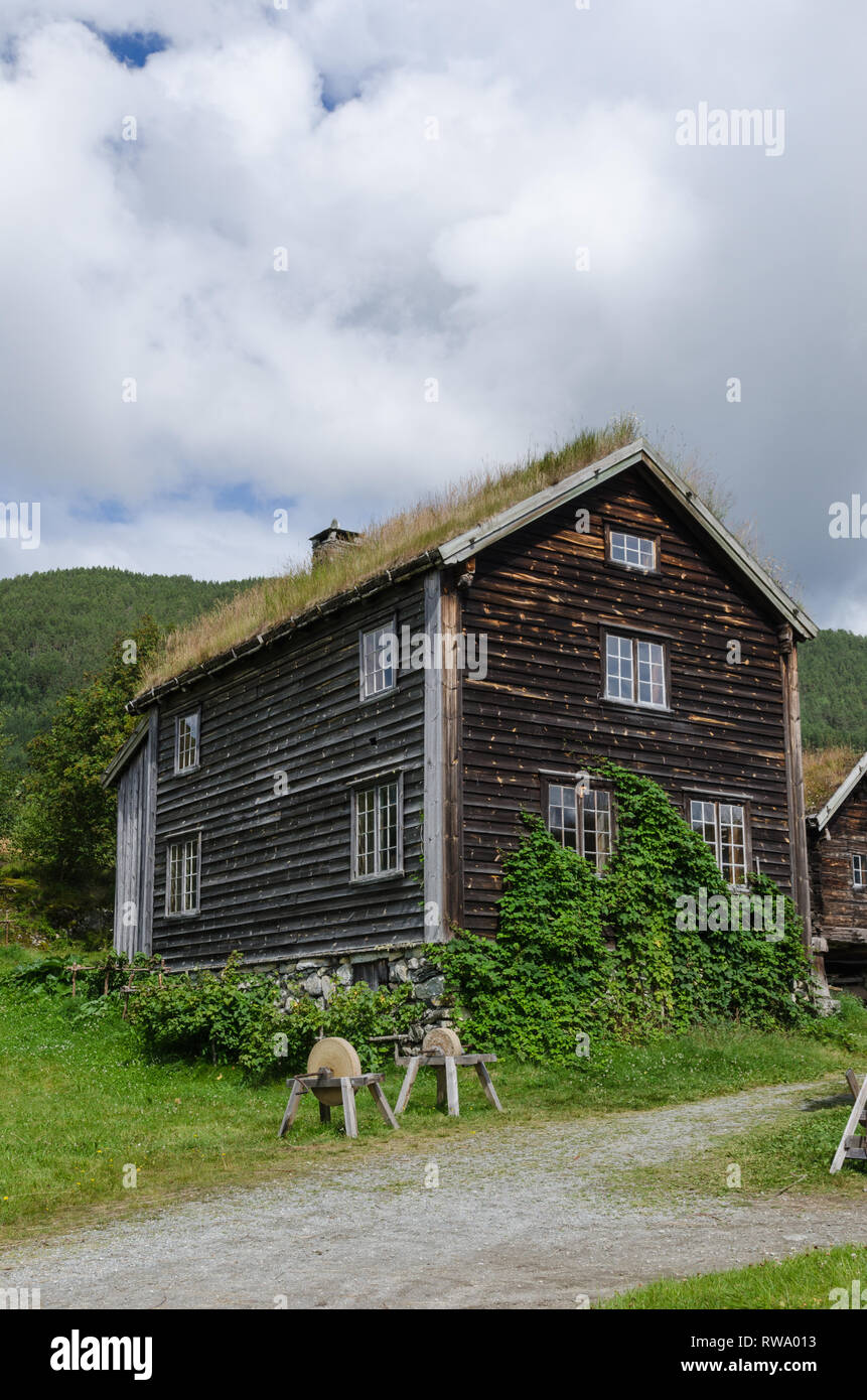 Turf roof farmhouse in hi-res stock photography and images - Alamy
