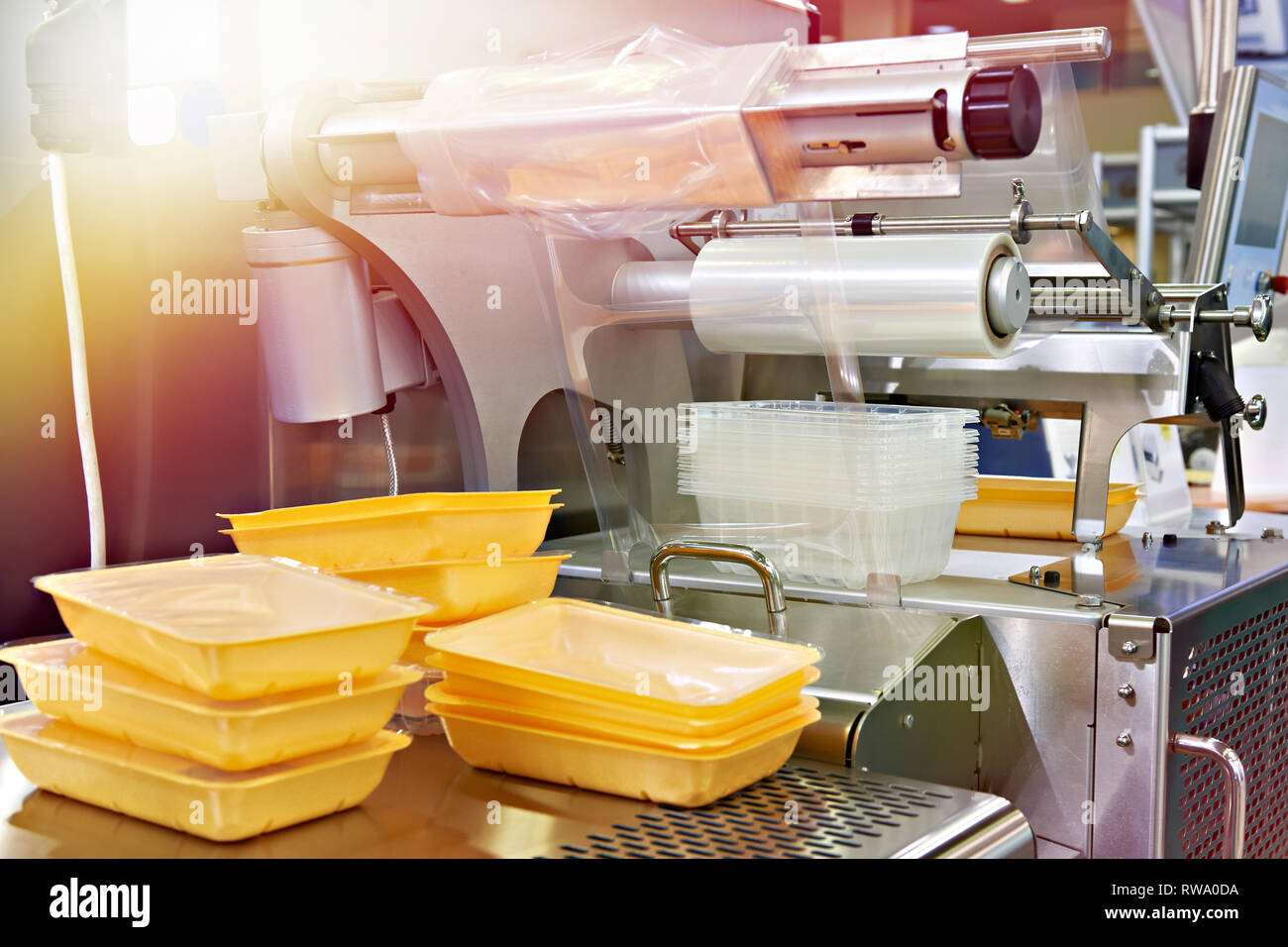 Food packaging factory hi-res stock photography and images - Alamy