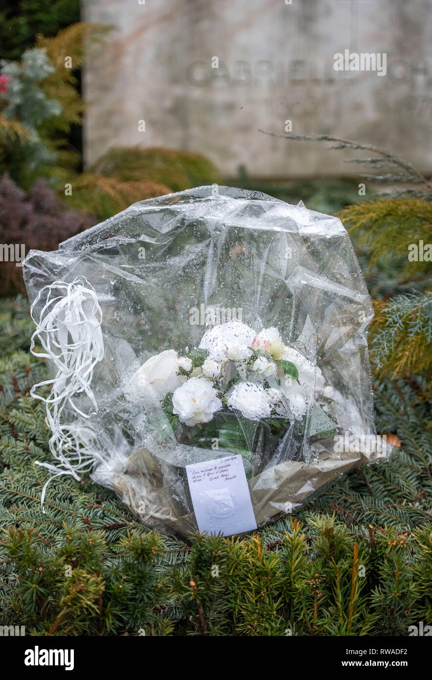 Coco chanel grave hi-res stock photography and images - Alamy