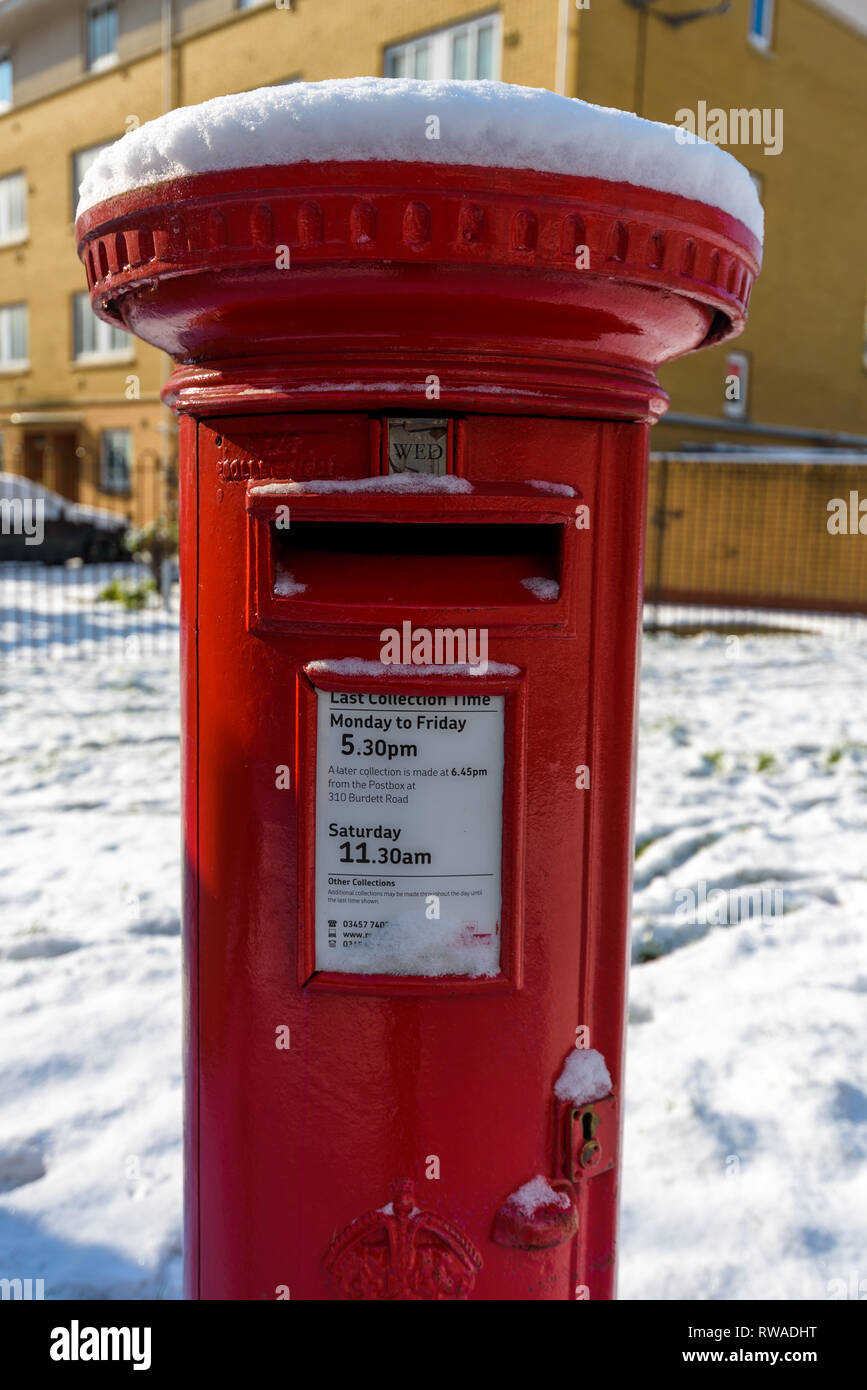 Letter box house winter hi-res stock photography and images - Alamy