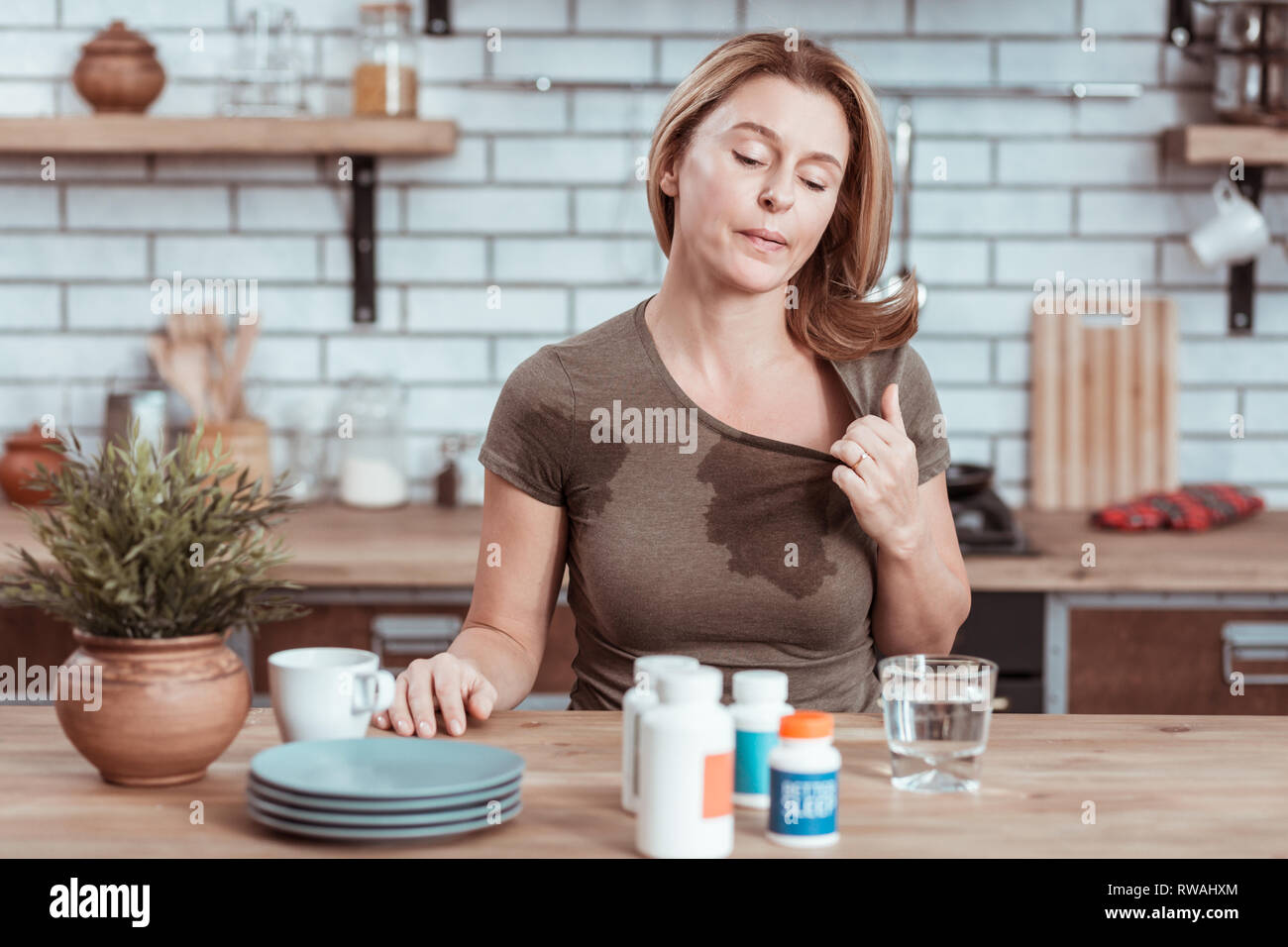 Woman water wet clothes hi-res stock photography and images - Alamy
