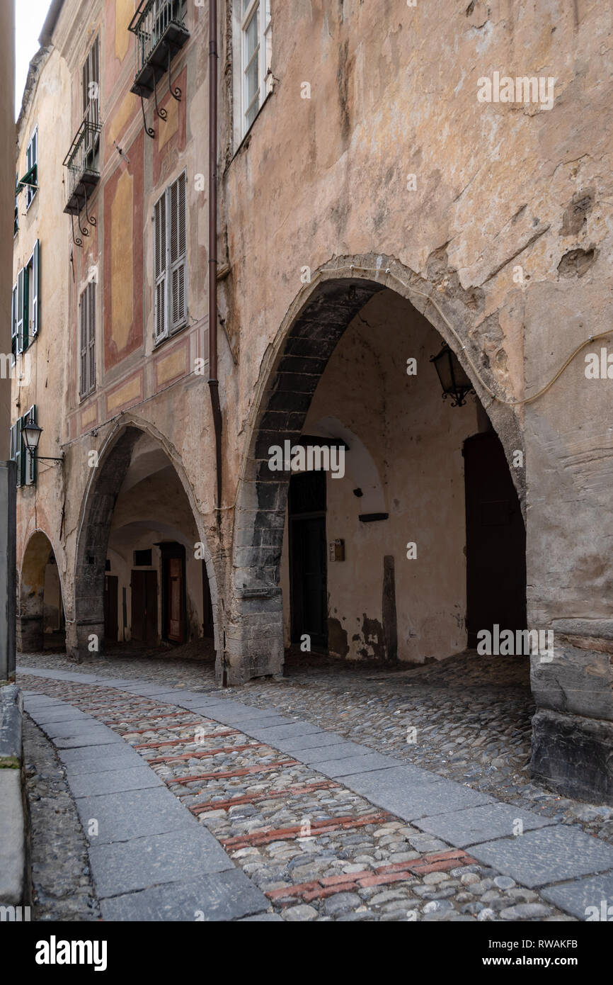 Typical Italian narrow street Stock Photo - Alamy
