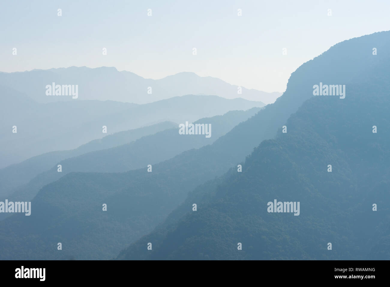 Multiple hills hi-res stock photography and images - Alamy