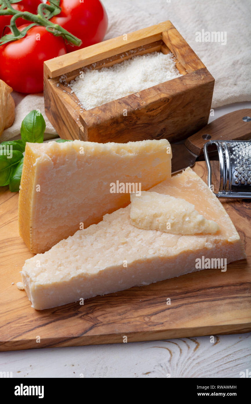 Original italian cheese, aged Parmesan cow milk cheese, pieces and ...