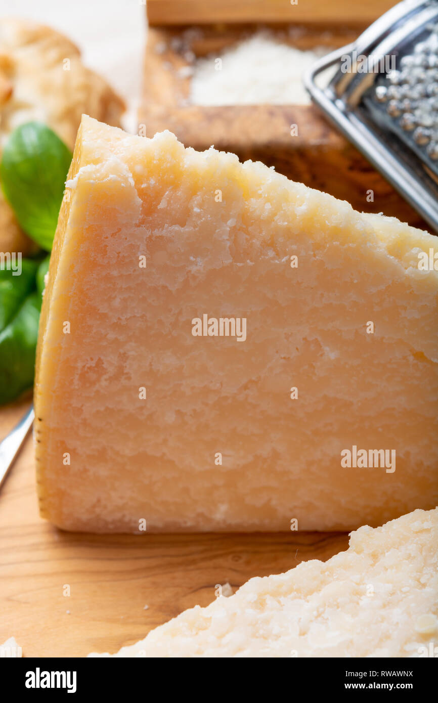 Original italian cheese, aged Parmesan cow milk cheese, pieces and ...