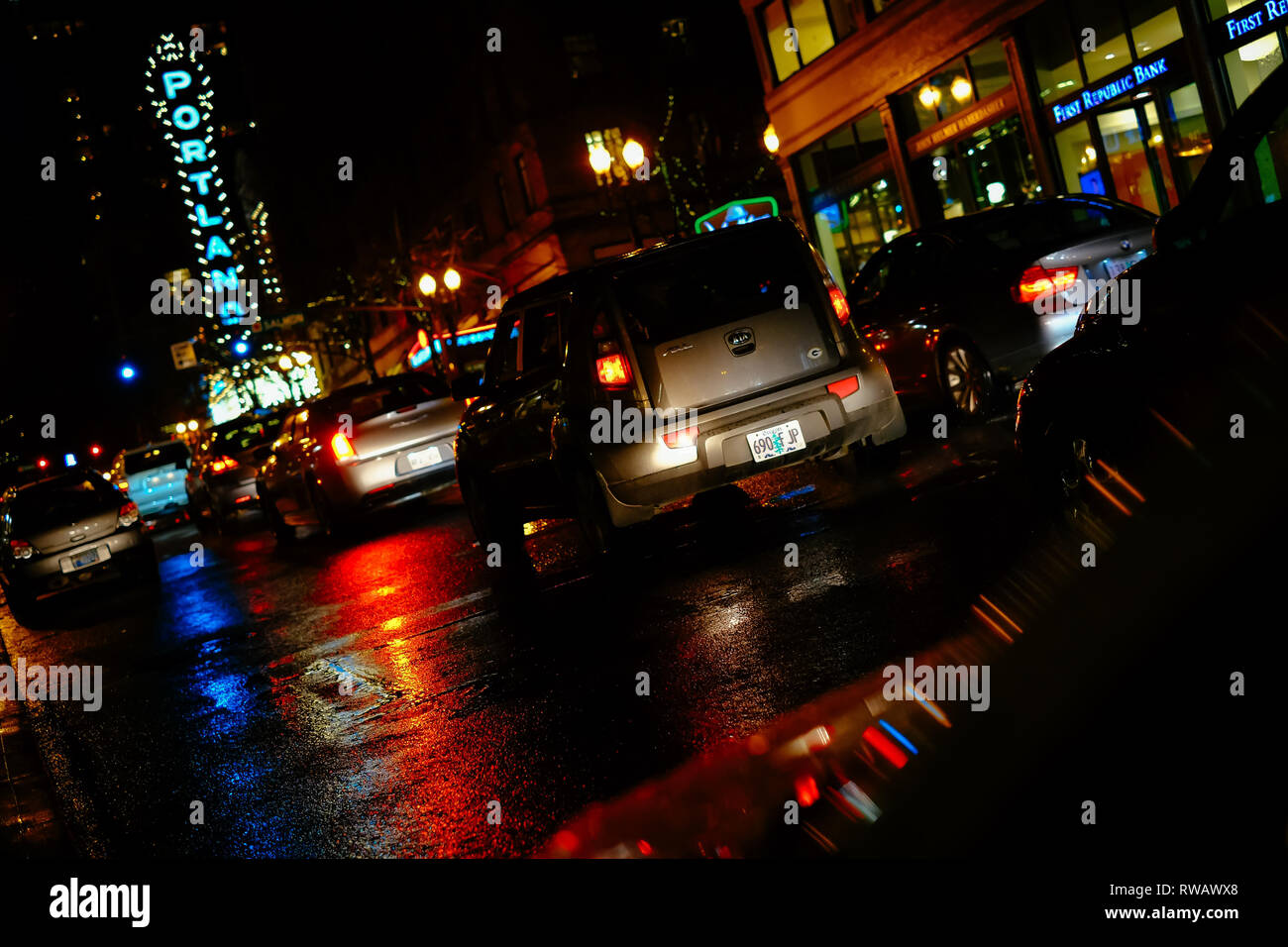 Portland night life hi-res stock photography and images - Alamy