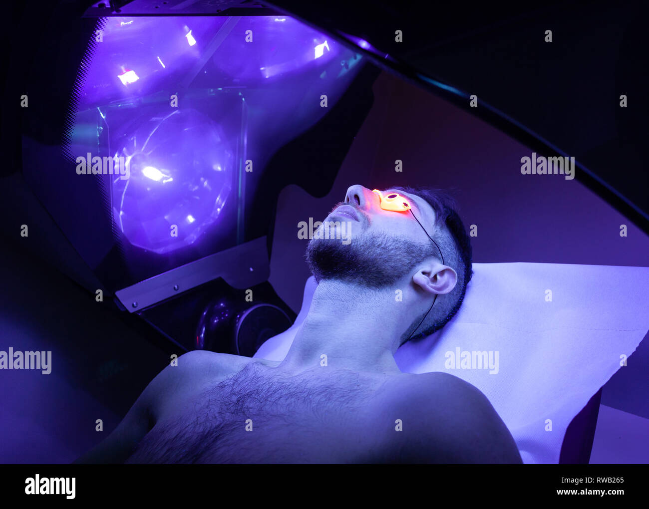 Facial solarium hi-res stock photography and images - Alamy